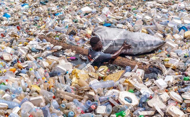 Plastic Pollution in Ghana: Urban Trash Heroes - Muntaka.com